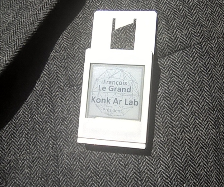 Un badge électronique — Wikifab