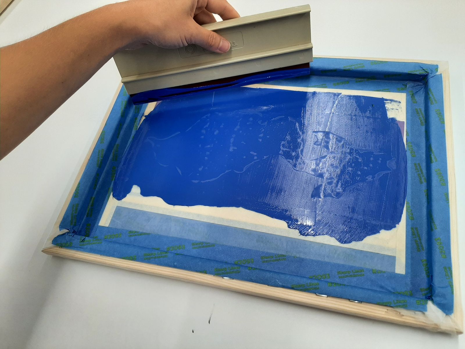 Sérigraphie avec un pochoir de vinyle — Wikifab