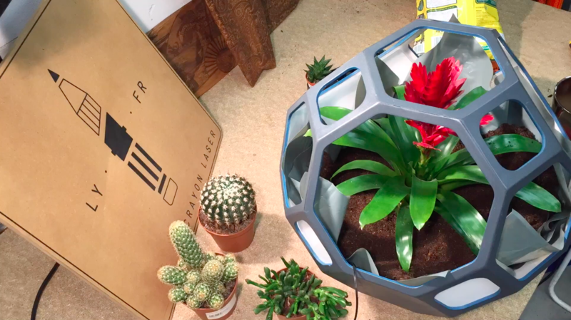 Météor - Terrarium - Design by Crayon Laser — Wikifab