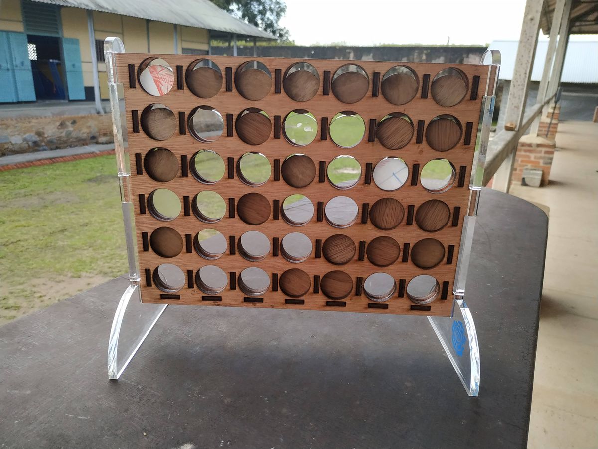 Jeu puissance 4 fait en bois — Wikifab