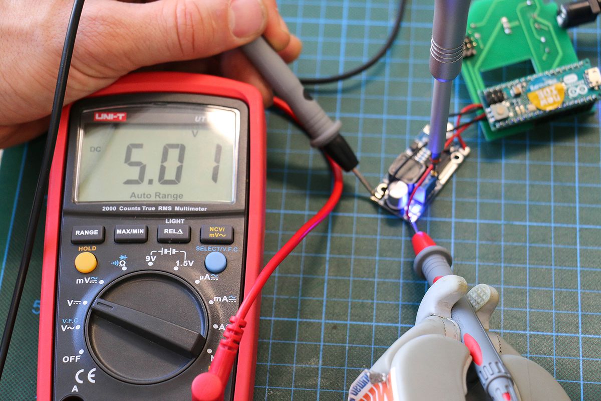 Prothèse de main commandée par des capteurs musculaires — Wikifab